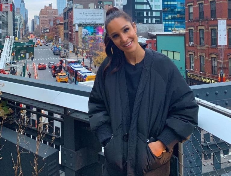 Who is Fitness Trainer Kayla Itsines? Biography, Wiki, Age, Height ...