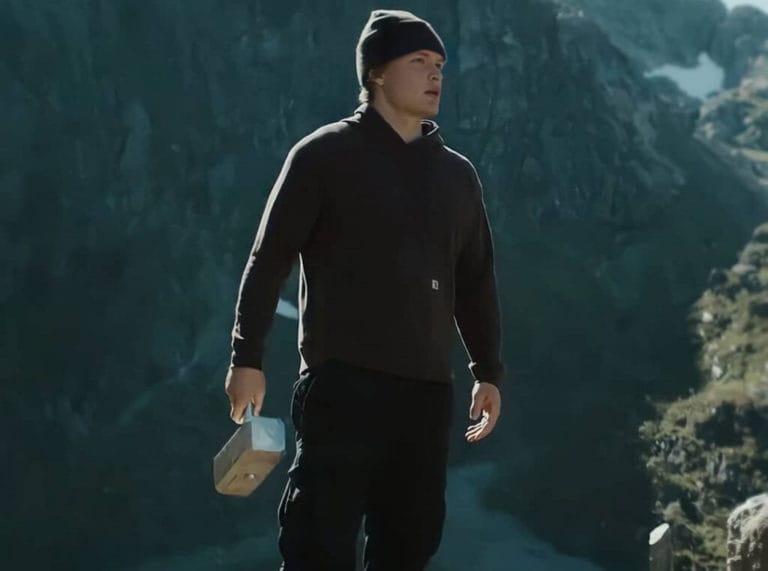 David Stakston Biography, Thor in Ragnarok, Girlfriend, Wiki, Age, Net ...