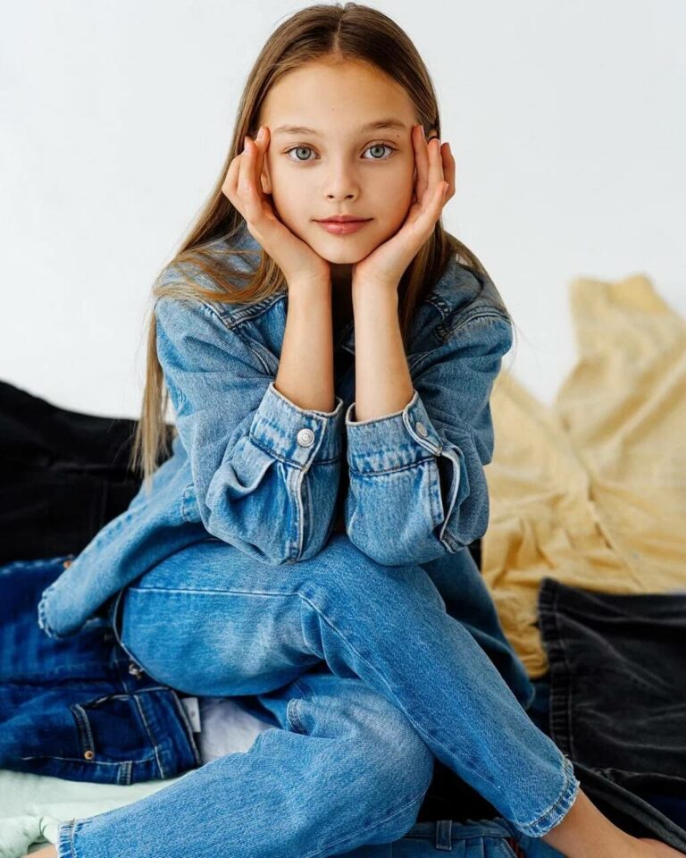 Ana Pavaga Model Bio, Age, Height, Net Worth, Boyfriend