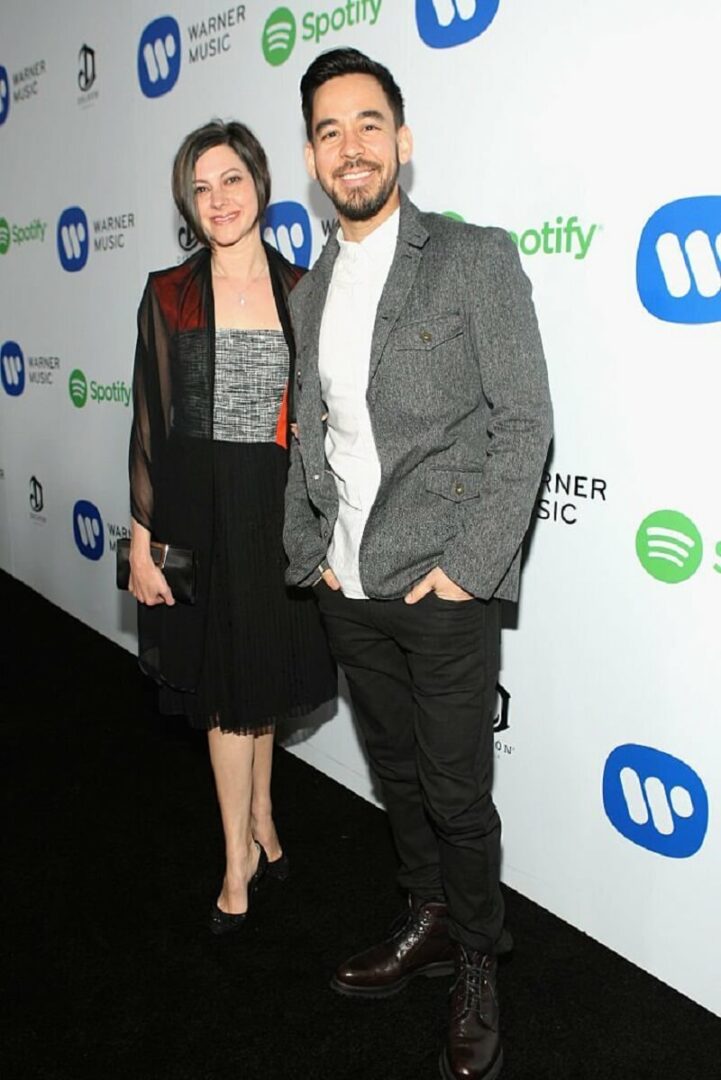 Anna Hillinger Biography, Wiki, Age, Height, Net Worth, Author Career