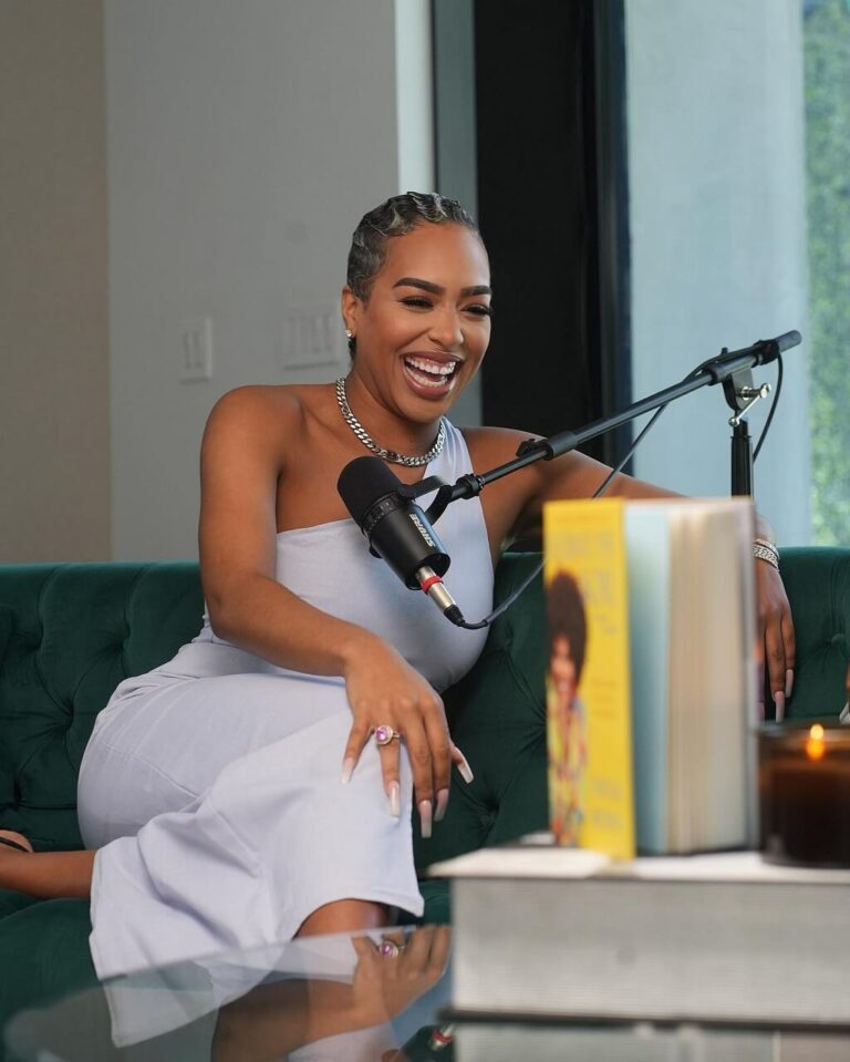 B Simone Biography, Age, Height, Boyfriend, Height, Net Worth