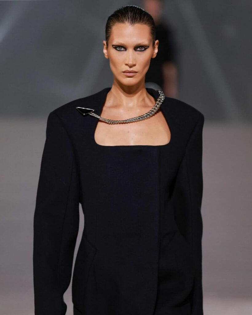 Bella Hadid Biography, Age, Height, Boyfriend, Net Worth