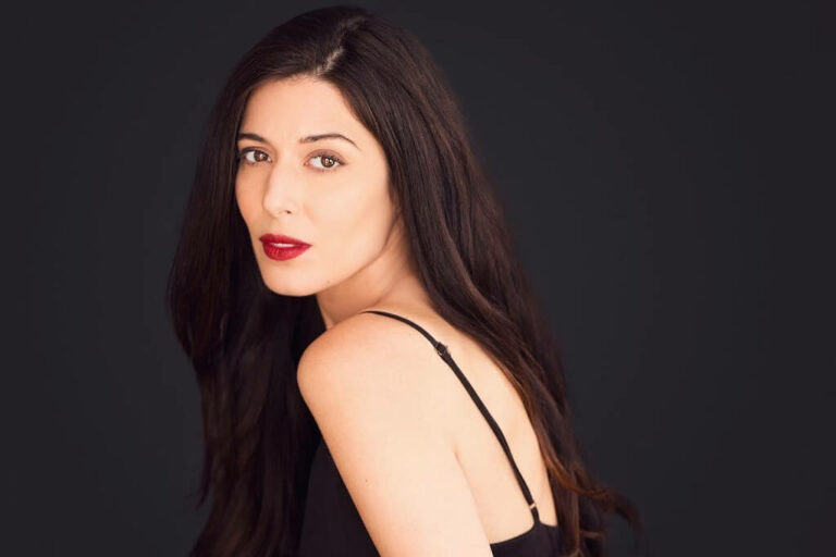 Elizabeth Tabish Biography, Wiki, Age, Height, Net Worth, Partner