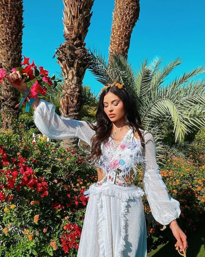 Holly Scarfone Age, Height, Boyfriend, Net Worth