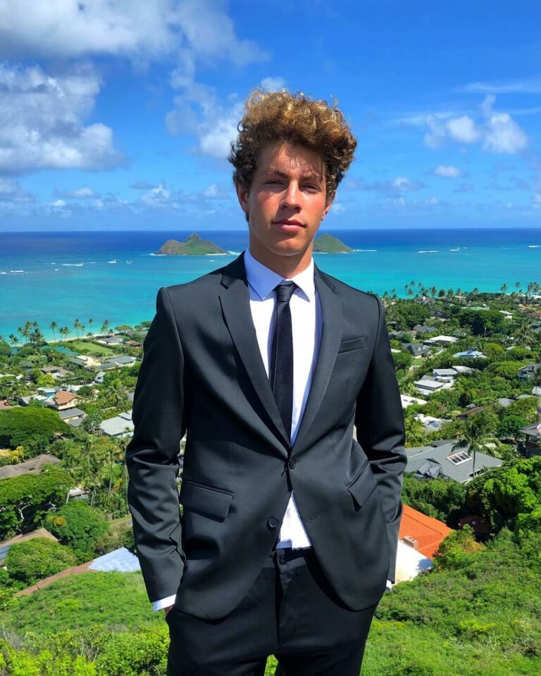 Ben Azelart Biography, Net Worth, Age, Height, Girlfriend