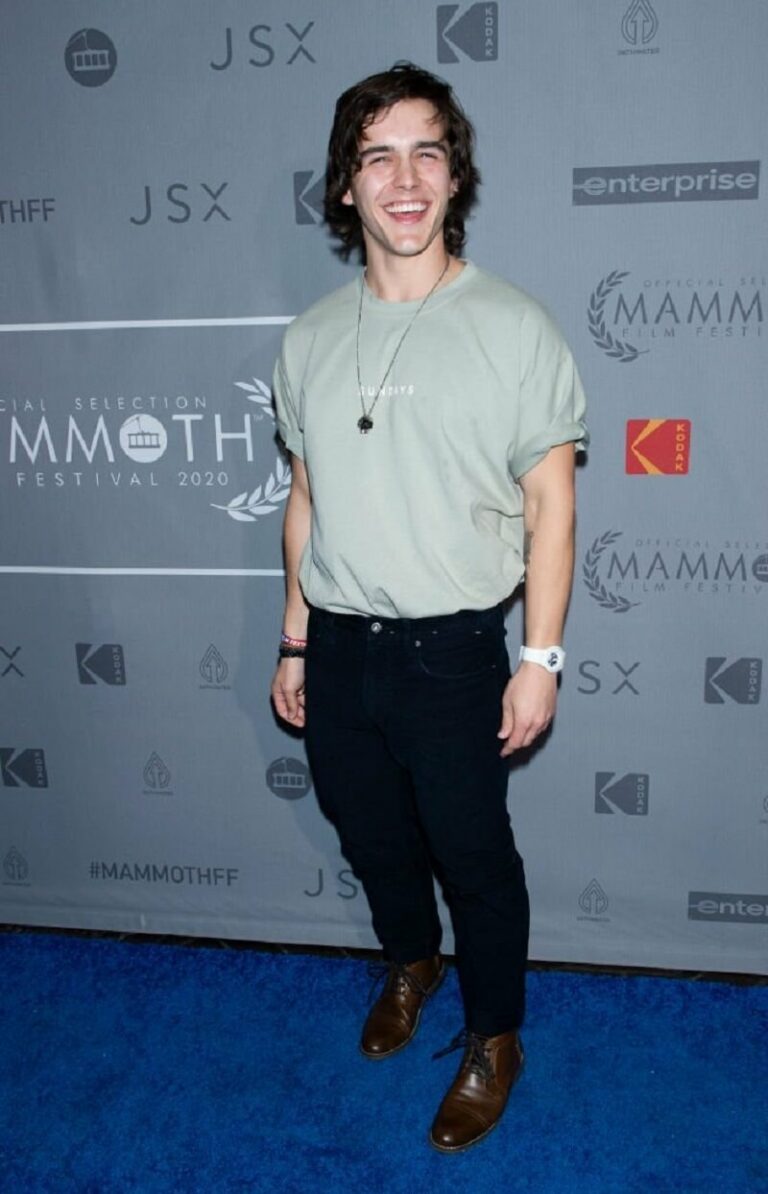 Charlie Gillespie Age, Height, Wife, Net Worth, Biography