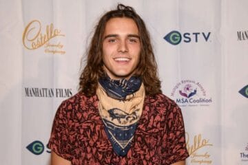 Charlie Gillespie Age, Height, Wife, Net Worth, Biography