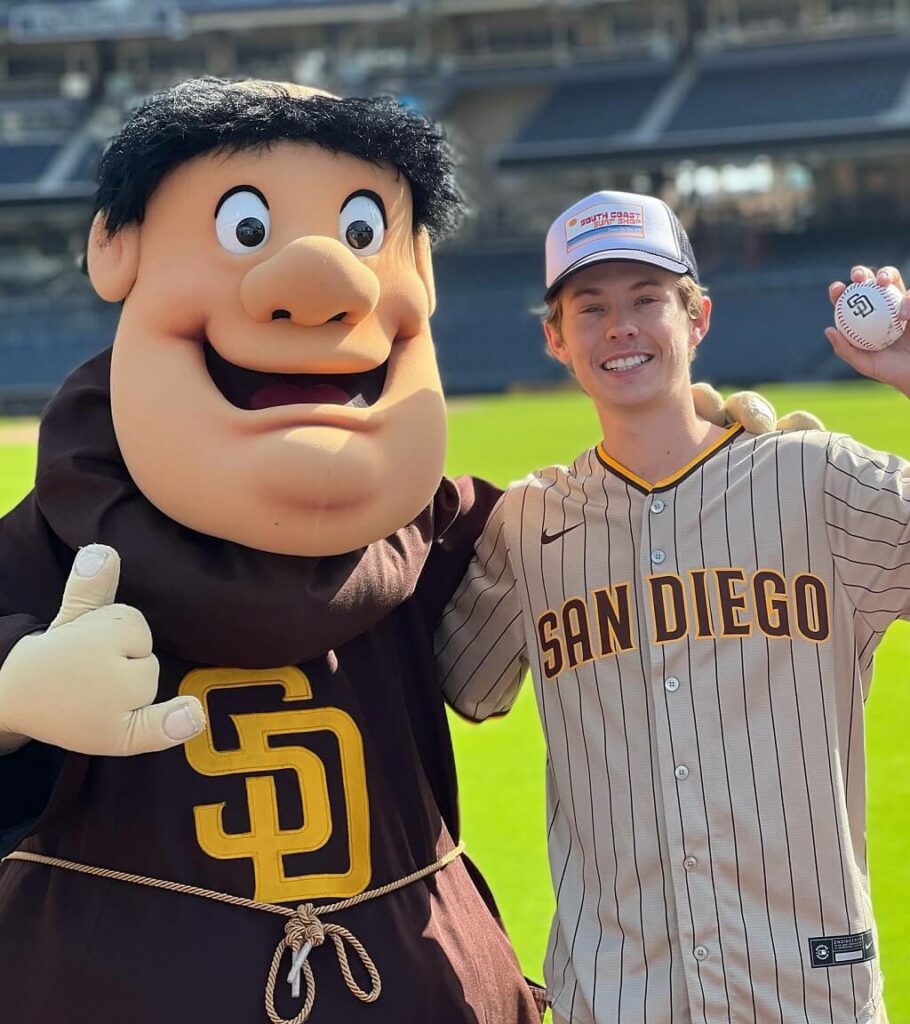 Tanner Fox Biography, Age, Girlfriend, Height, Net Worth