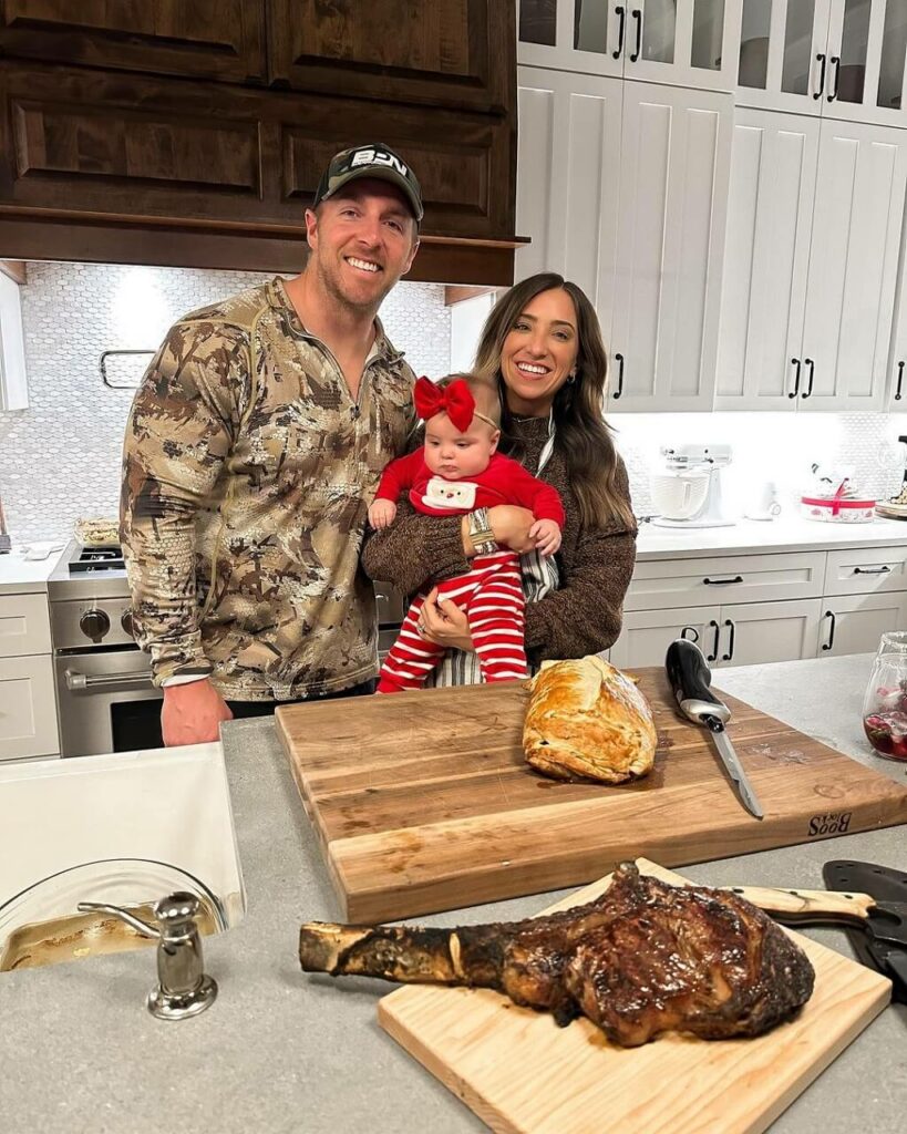 Nick Bare Age, Net Worth, Height, Weight, Books, Wife, Kids, Fitness