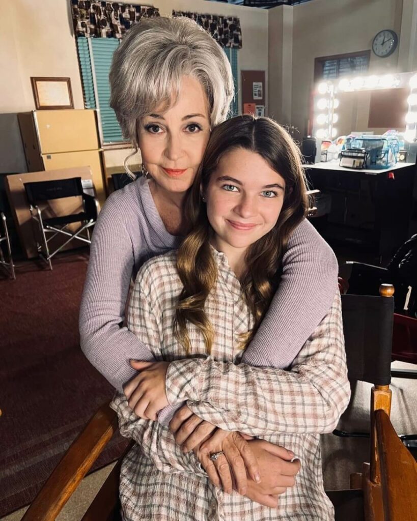 Annie Potts Biography, Age, Net Worth, Real Name, Husband