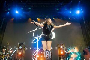 Gabby Barrett Biography, Net Worth, Age, Height, Husband, Songs, Wiki