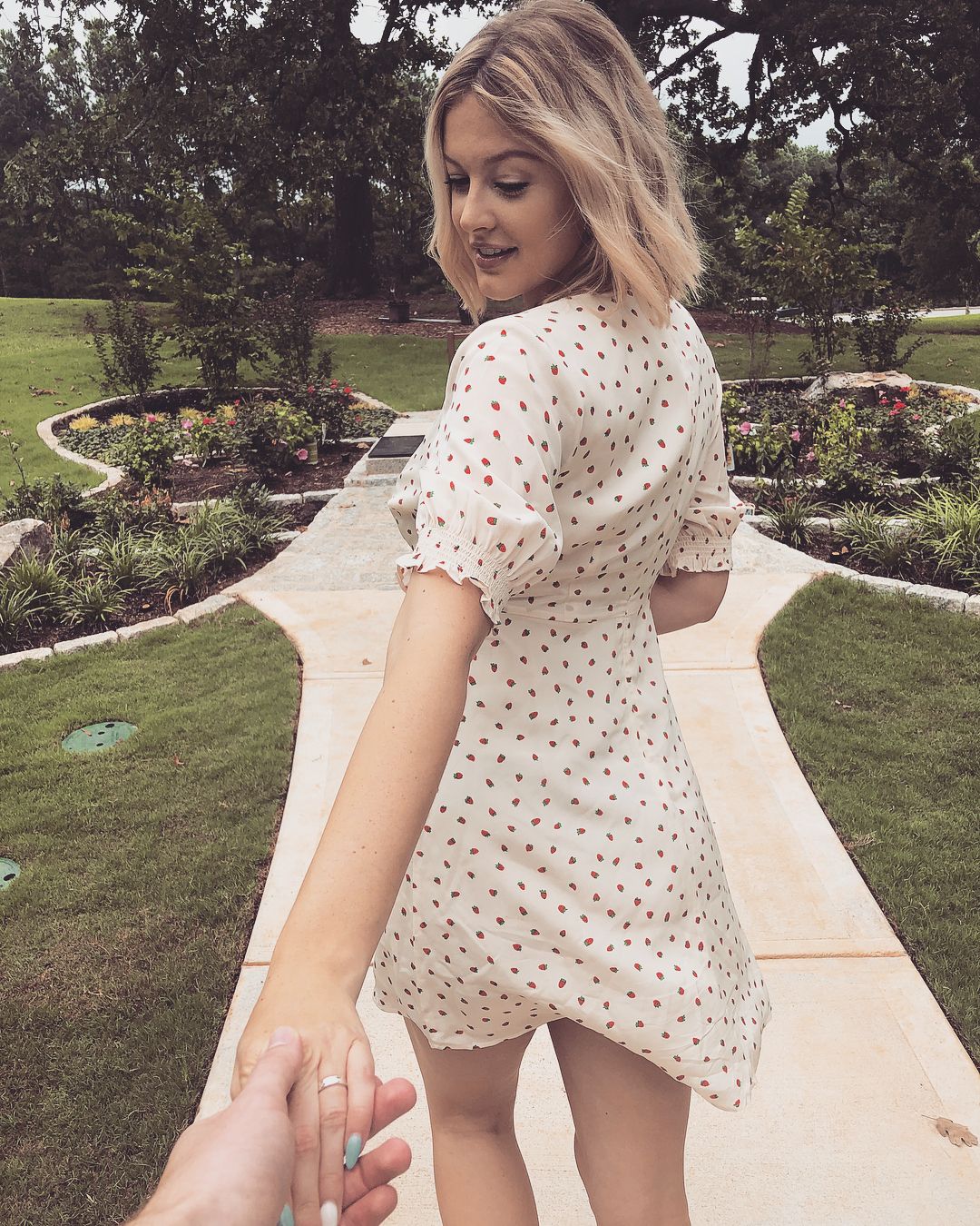 Sara Gerber Biography, Age, Height, Net Worth, Husband, Wiki
