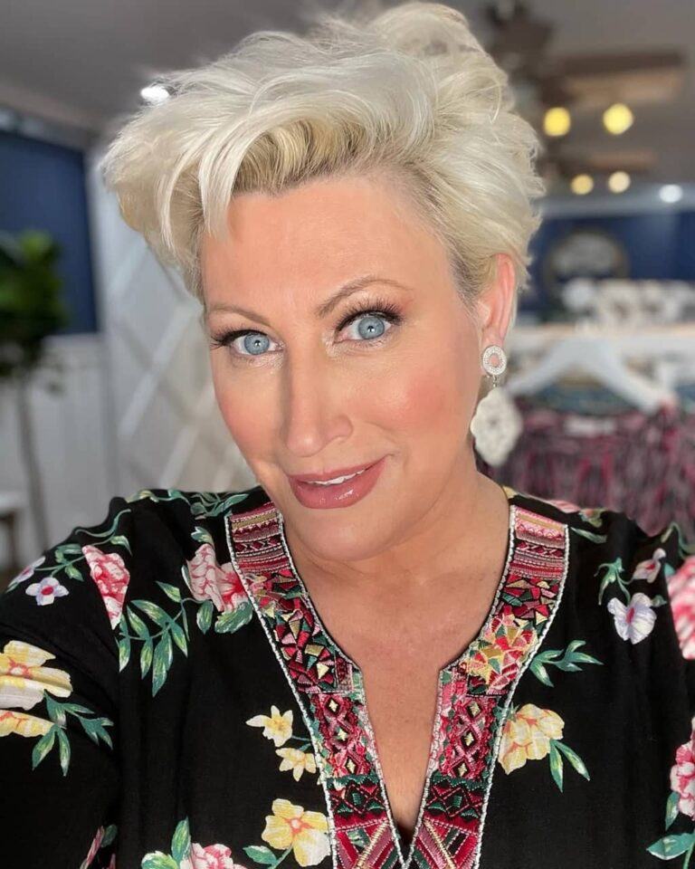 Kim Gravel Age, Height, Net Worth, Husband, Family, Wiki, Sons